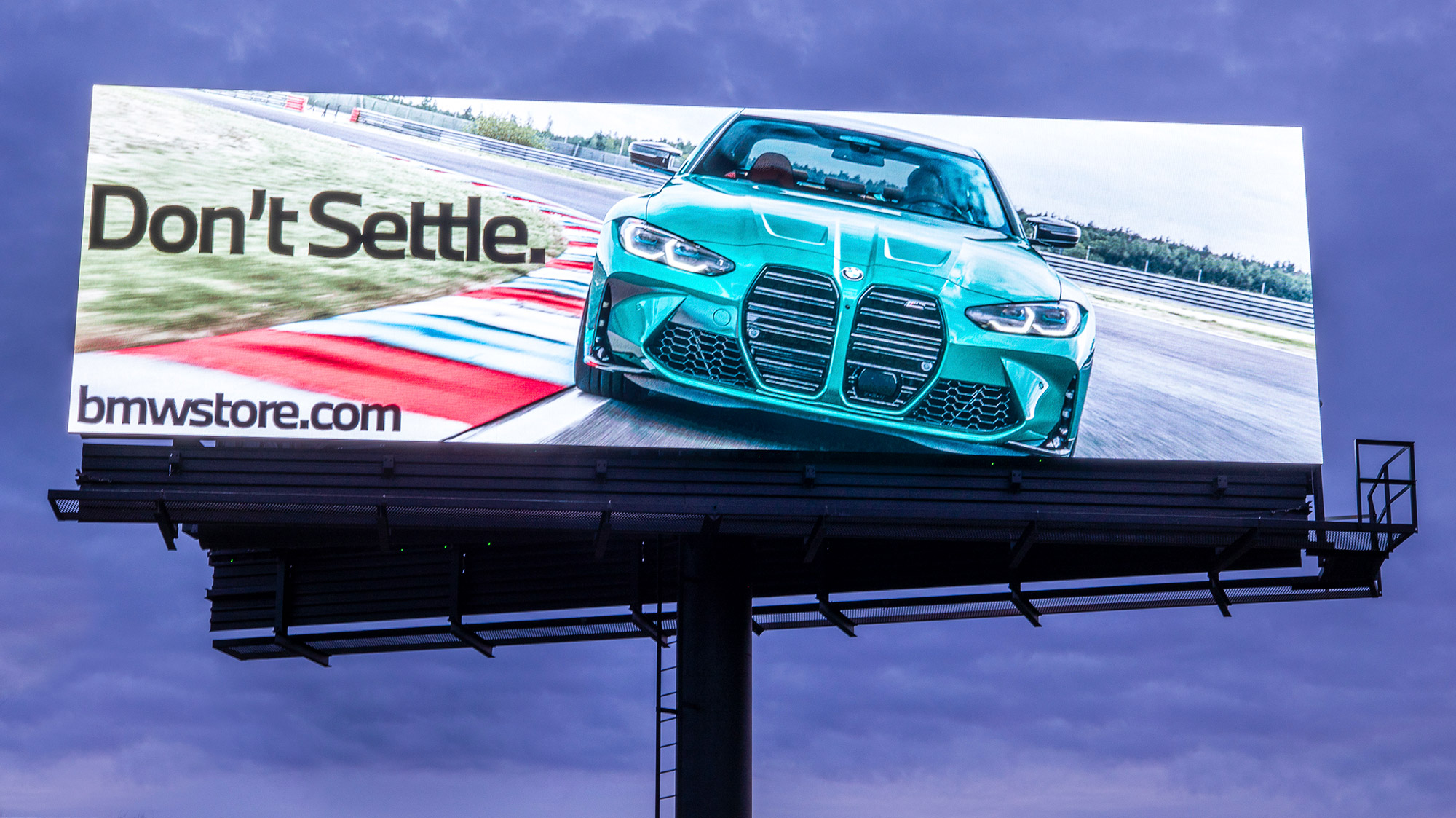 Billboard Digital Signage - Cirrus